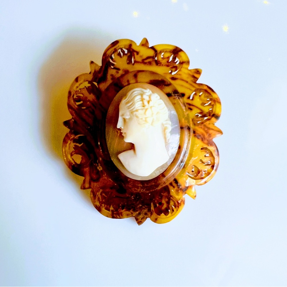 Antique Victorian Bakelite Tortoise Shell Cameo Brooc… - Gem